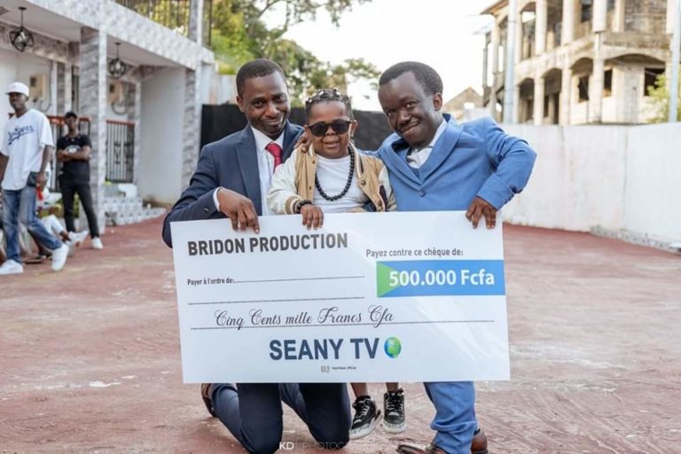 Sean Bridon tient parole et honore les acteurs culturels et les médias ...