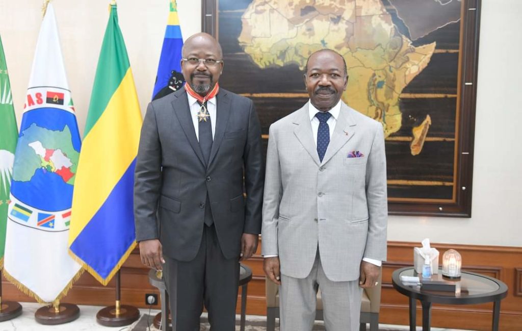 Gabon : Alain Claude Billie-by-nze élevé au rang de commandeur dans l ...