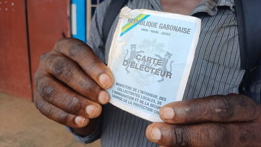 Historique : Le peuple gabonais aux urnes pour le Oui ou le Non au ...