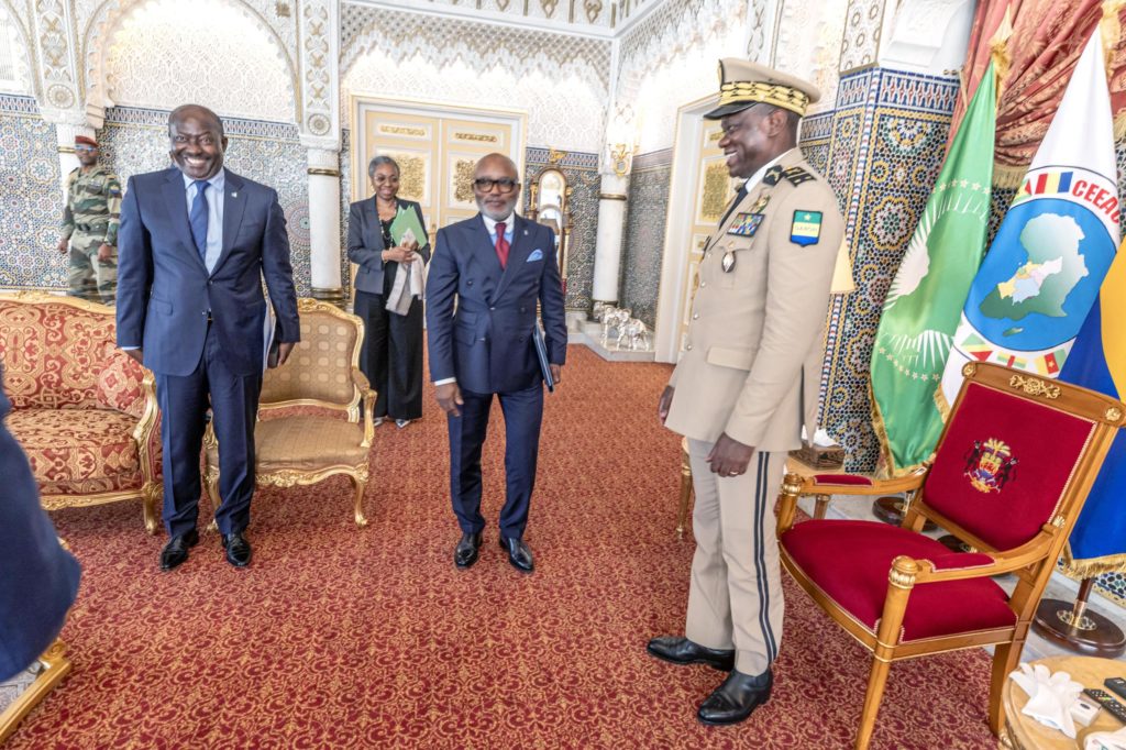 Libreville : le Secrétaire Général de la COBAC et le Directeur national ...